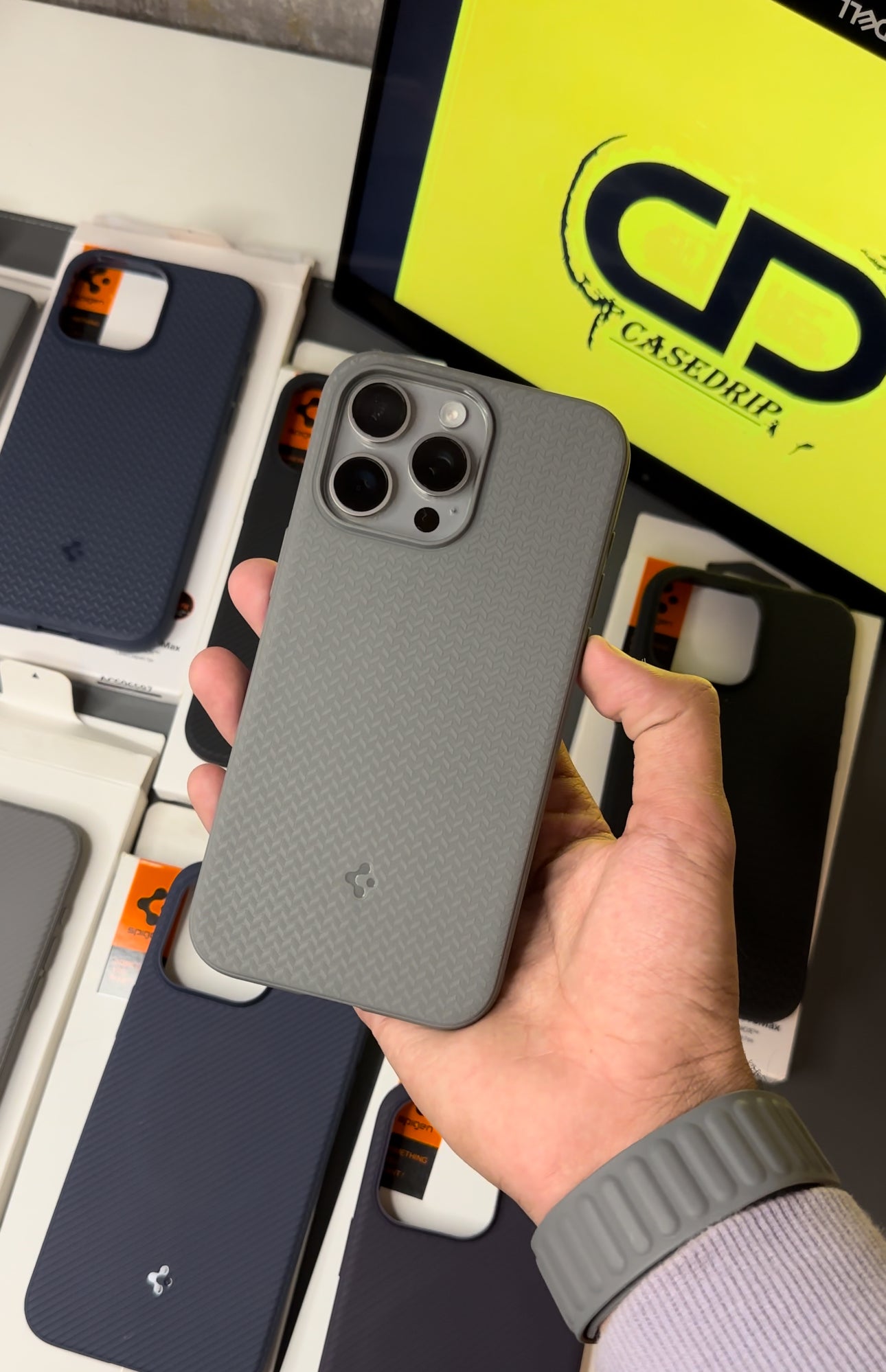 Spigen & Caseology 1:1 – CASEDRIP